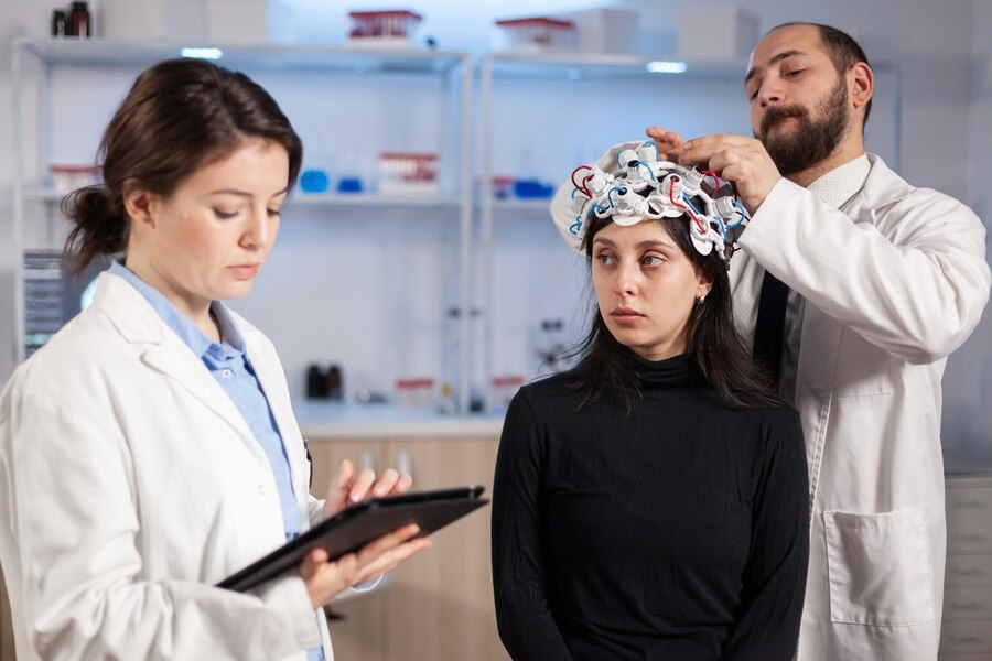 HOW THE BRAIN DETECTS AND REGULATES INFLAMMATION HOW THE BRAIN DETECTS AND REGULATES INFLAMMATION